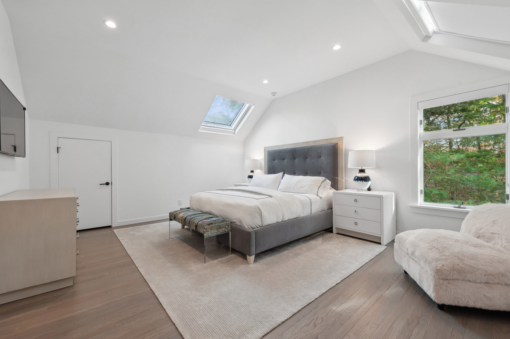 South Fork Dream Home: a newly renovated, freestanding condominium in ...