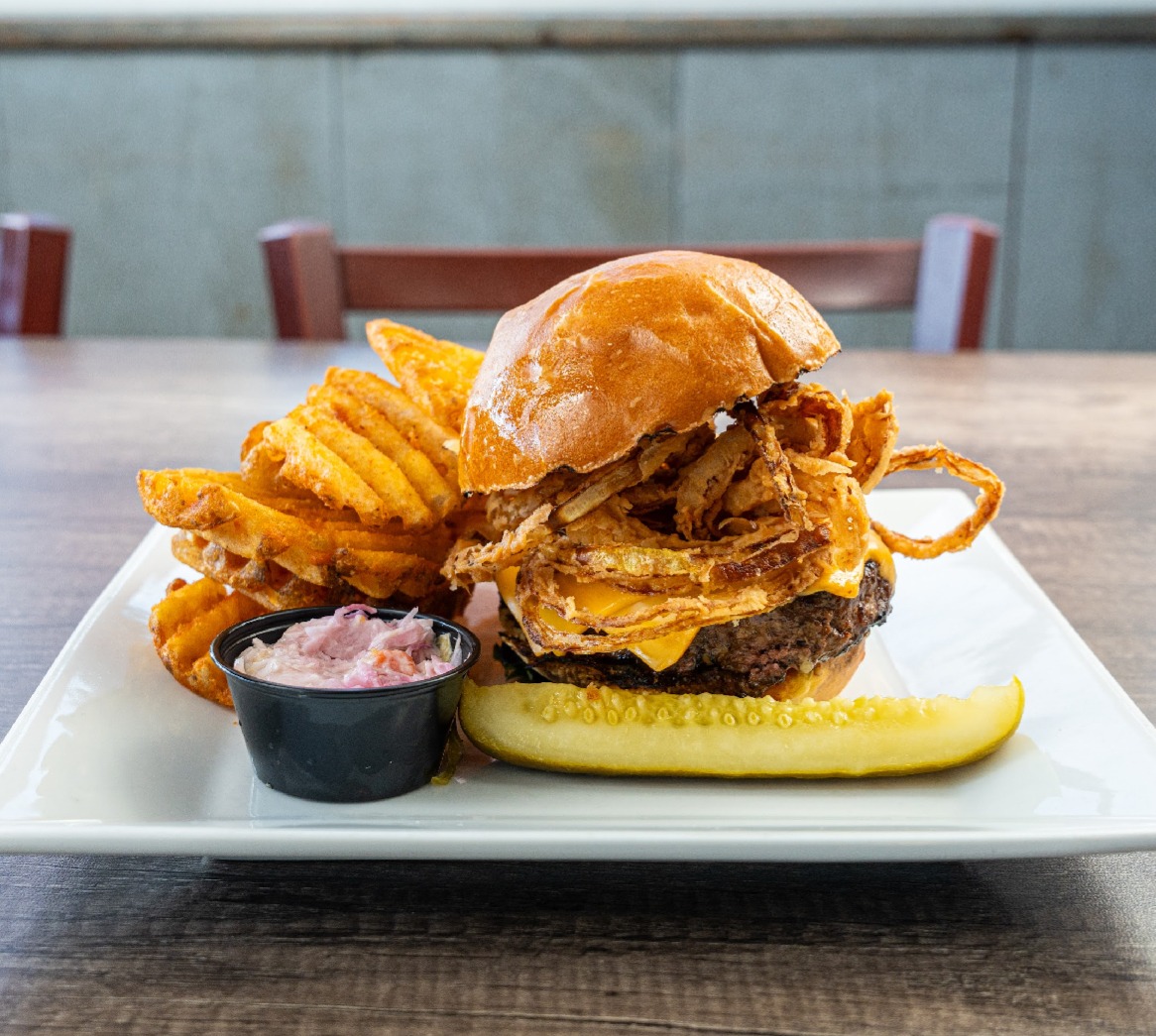 10 Best Spots for Sizzling Burgers in the Hamptons | Southforker