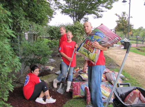 Lowe’s workers volunteer at Riverhead’s Grangebel Park - Riverhead News ...