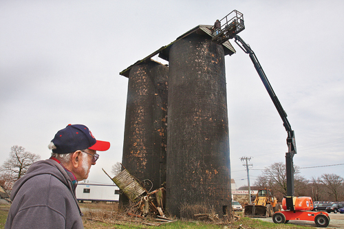 Historic Crescent Farm duck feed silos coming down - Riverhead News ...