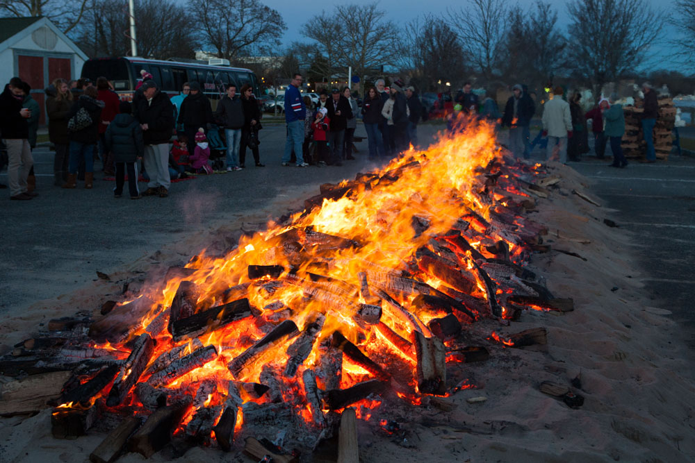Fireworks, rescue at the BID’s annual downtown Holiday Bonfire ...