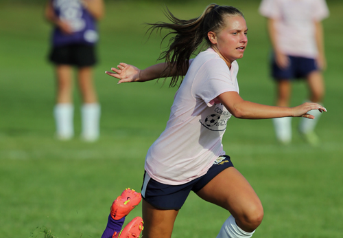 Girls Soccer: Vision loss hasn’t stopped SWR’s Kelly - Riverhead News ...