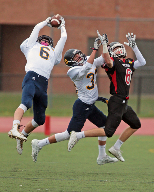 Football: Curran picks off four passes and SWR rolls to 5-0 - Riverhead ...