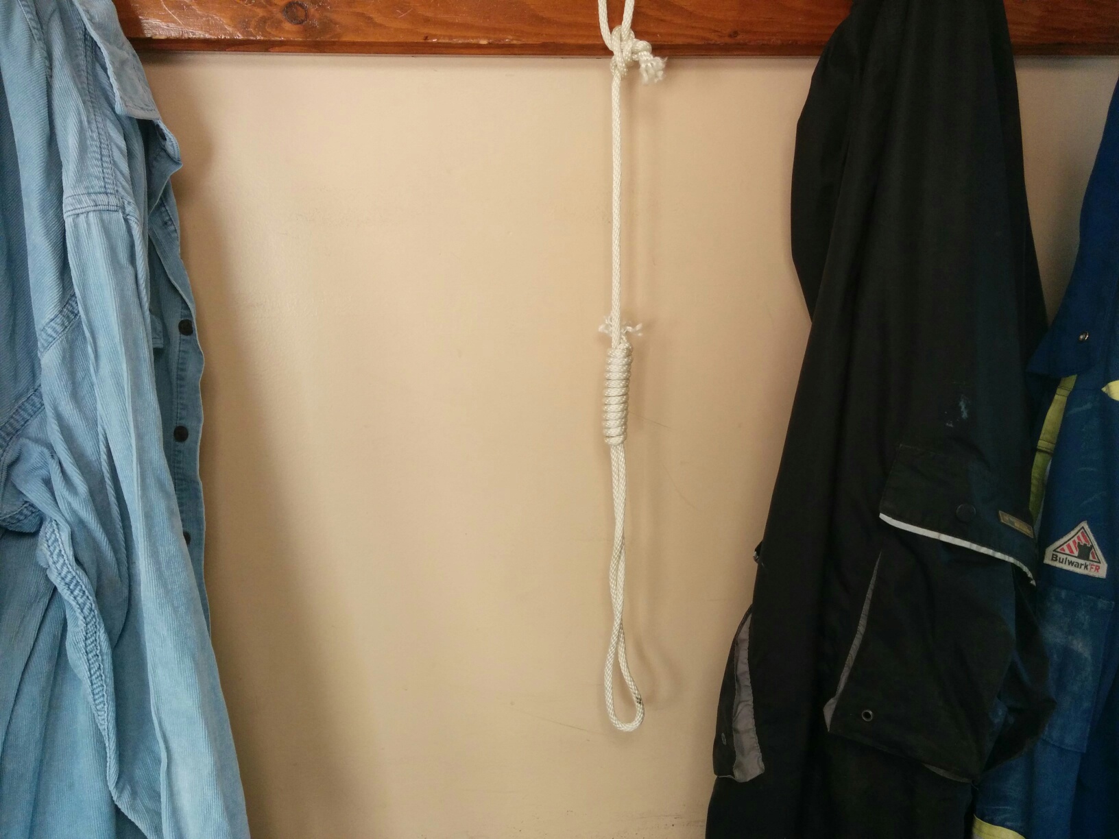 Police investigating after black employee allegedly finds noose at ...