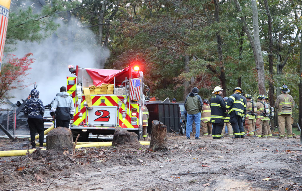 Riverhead firefighters respond to garage fire - Riverhead News Review ...