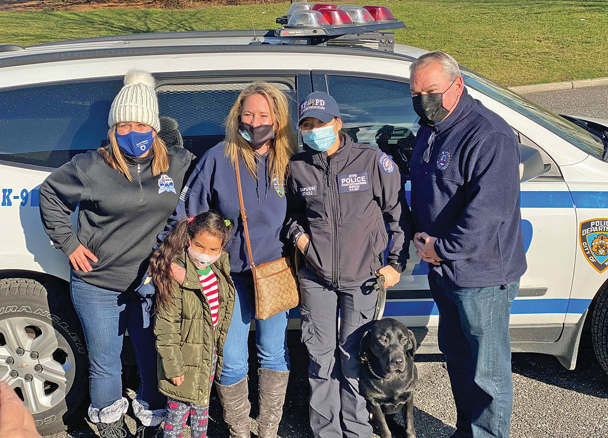 Simonsen Foundation brings holiday cheer to young Aquebogue student ...