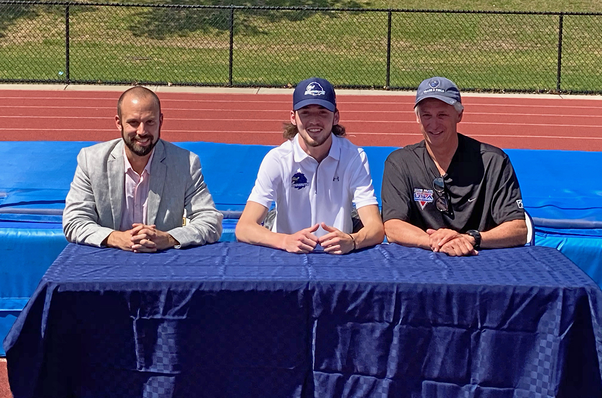 SWR high jumper will land at Monmouth - Riverhead News Review Archives