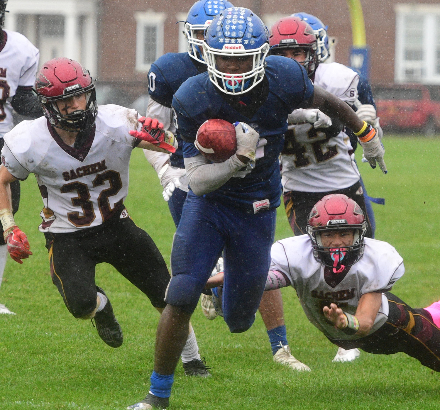 Football: Riverhead scores win to get in playoffs as Funn runs for 2 ...