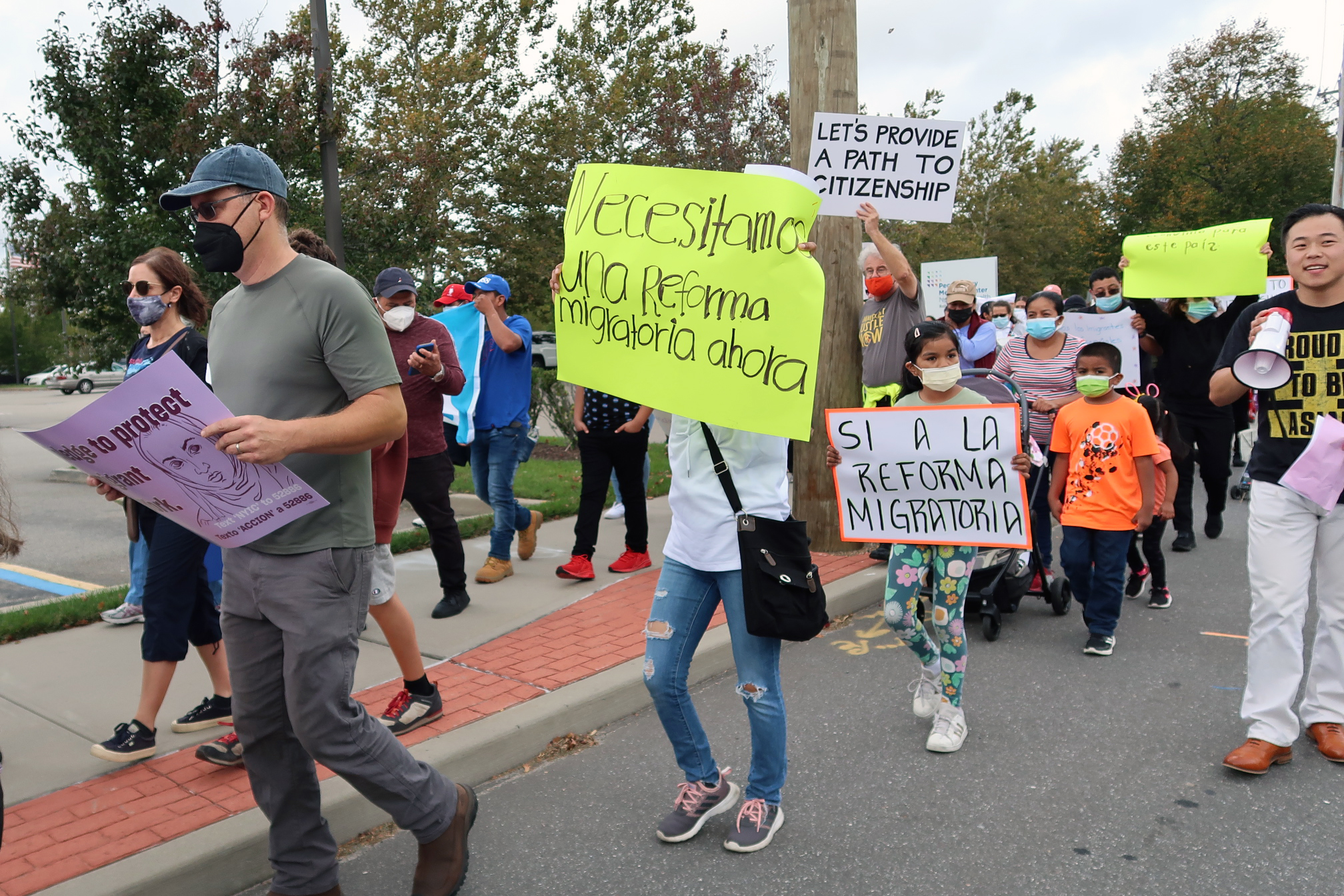 Riverhead rally calls for Congress to act on immigration reform ...