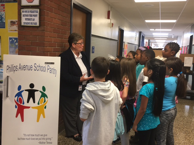 At Phillips Avenue Elementary School, Debra Rodgers created ‘family ...