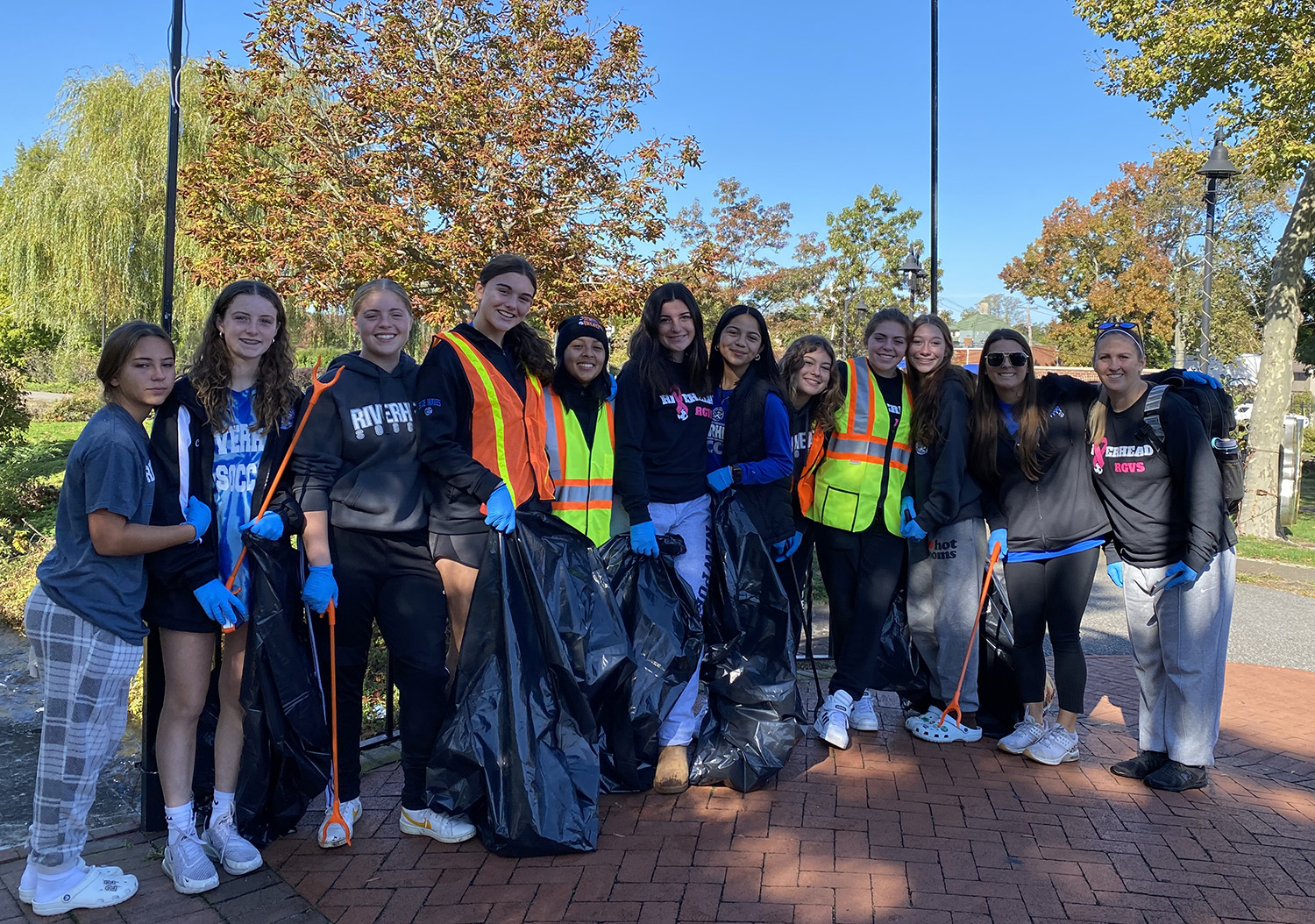 Volunteers hit the streets to clean up Riverhead's litter - Riverhead ...