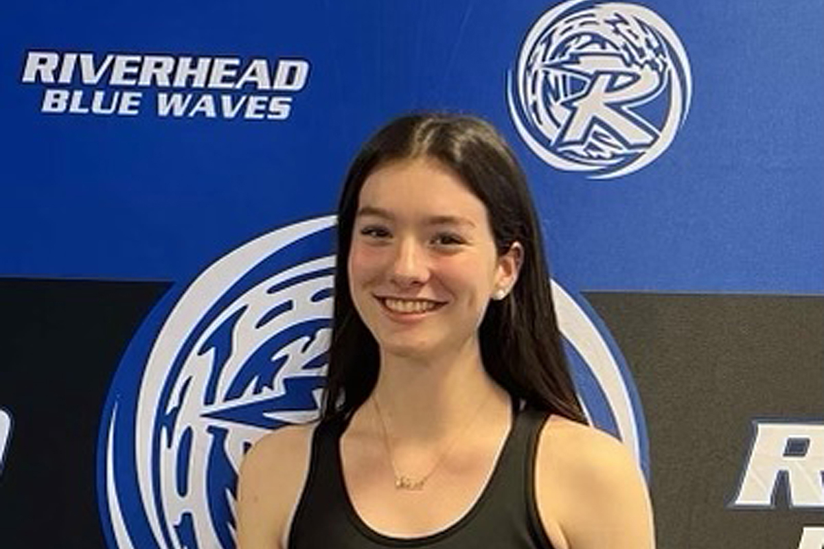 Riverhead track star nominated for national scholarship - Riverhead ...