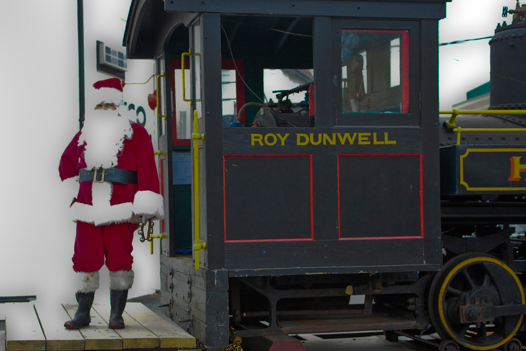 All aboard! Santa stops by railroad museum: Photos - Riverhead News ...