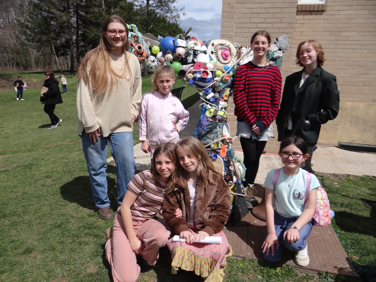 Students repurpose litter to create work of art with Cindy Pease Roe ...