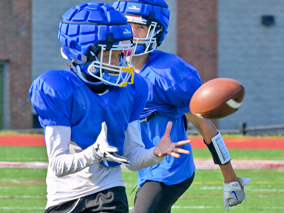 Football: Blue Waves look to restore gridiron glory - Riverhead News Review