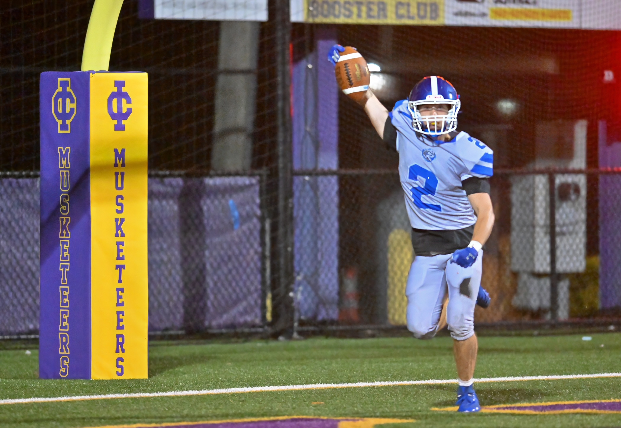 Blue Waves open football season with come-from-behind win - Riverhead ...