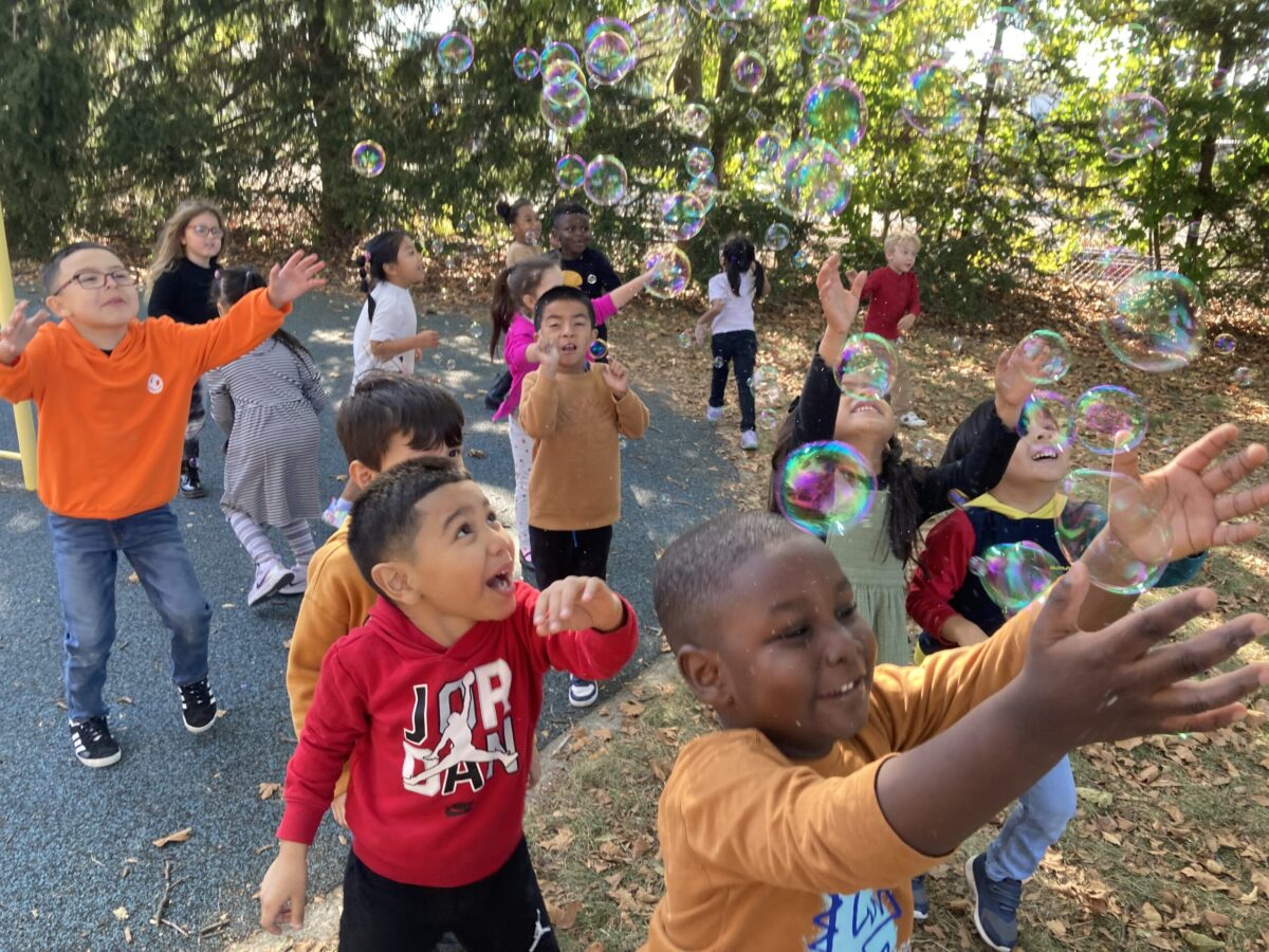 Roanoke Avenue Elementary hosts outdoor learning day - Riverhead News ...
