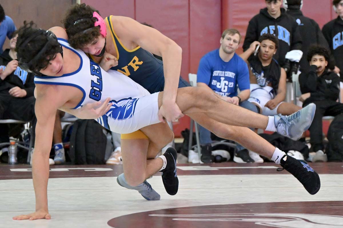SWR Wildcats wrestling team misses out on state tourney - Riverhead ...