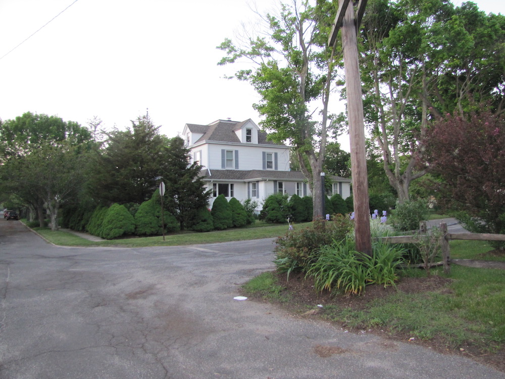 Stop signs debated near Fifth Street in Greenport - The Suffolk Times ...