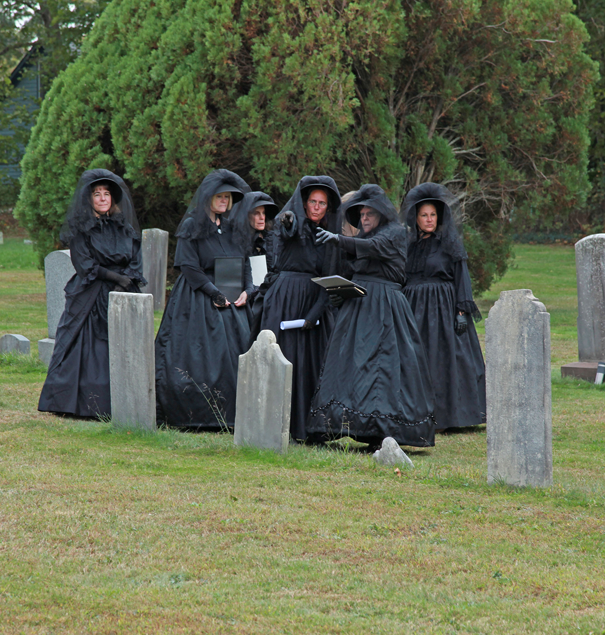 North Fork Community Theatre's graveyard tour expands to Cutchogue ...