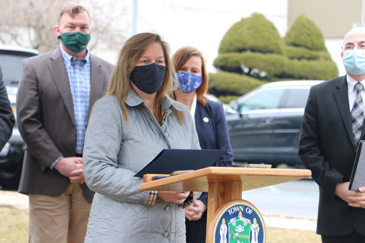 One year later, remembering victims of pandemic - The Suffolk Times ...