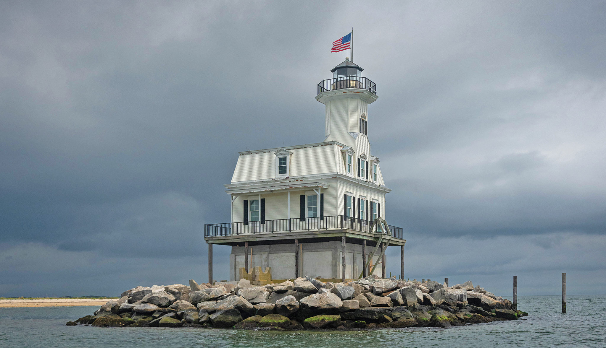 In an effort to save history, group hopes to begin Bug Light ...
