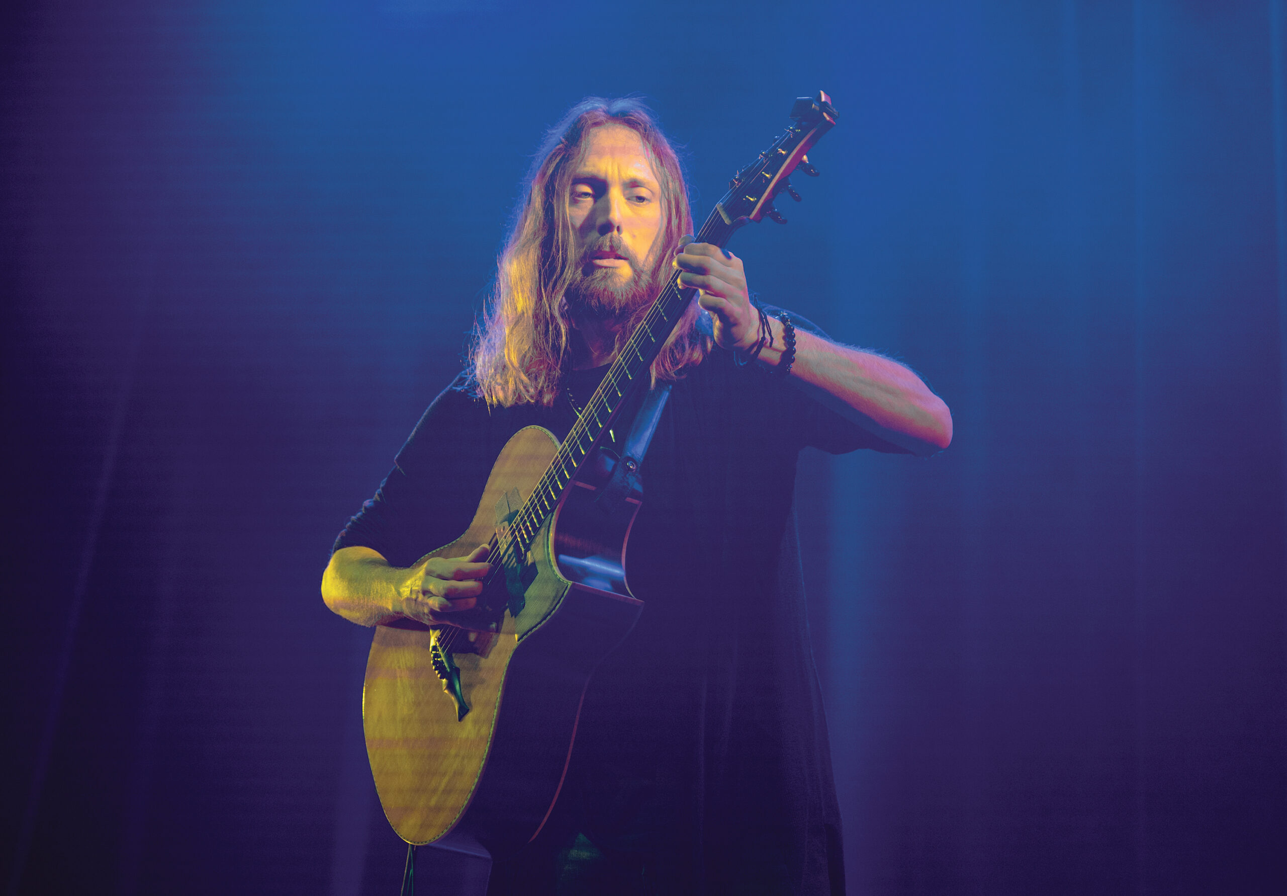 Renowned guitarist Mike Dawes dazzles at The Suffolk - The Suffolk Times