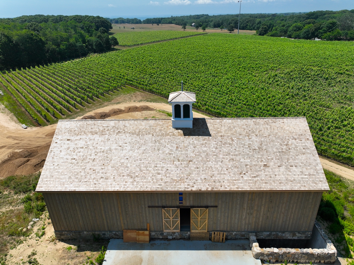 Cutchogue winemaker reconstructs 18th century barn as a monument to ...