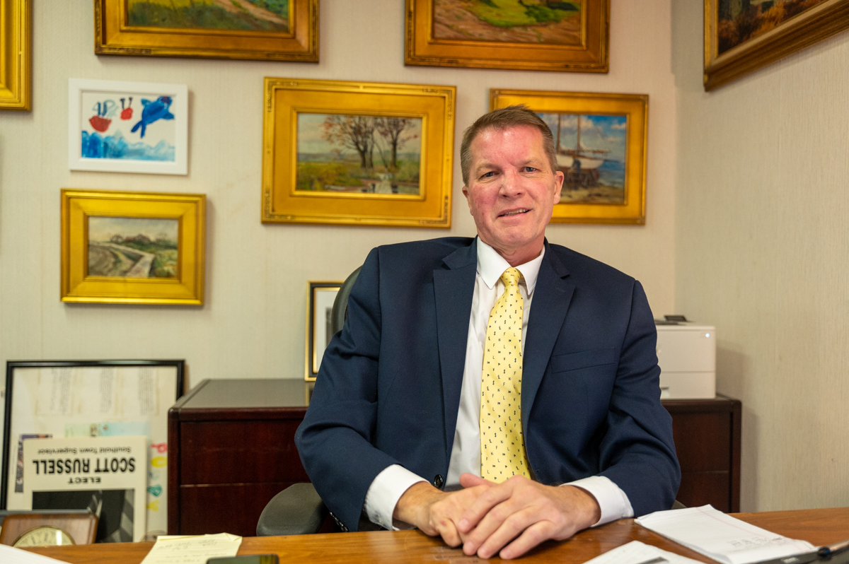 Scott Russell reflects on decades of service - The Suffolk Times