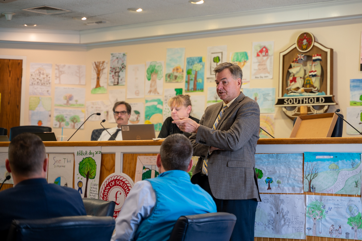 Residents demand broader development moratorium – Long Island Insider