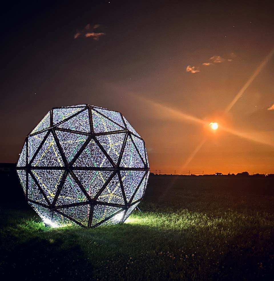 Blue jean sphere grabs attention on Sound Ave. - The Suffolk Times