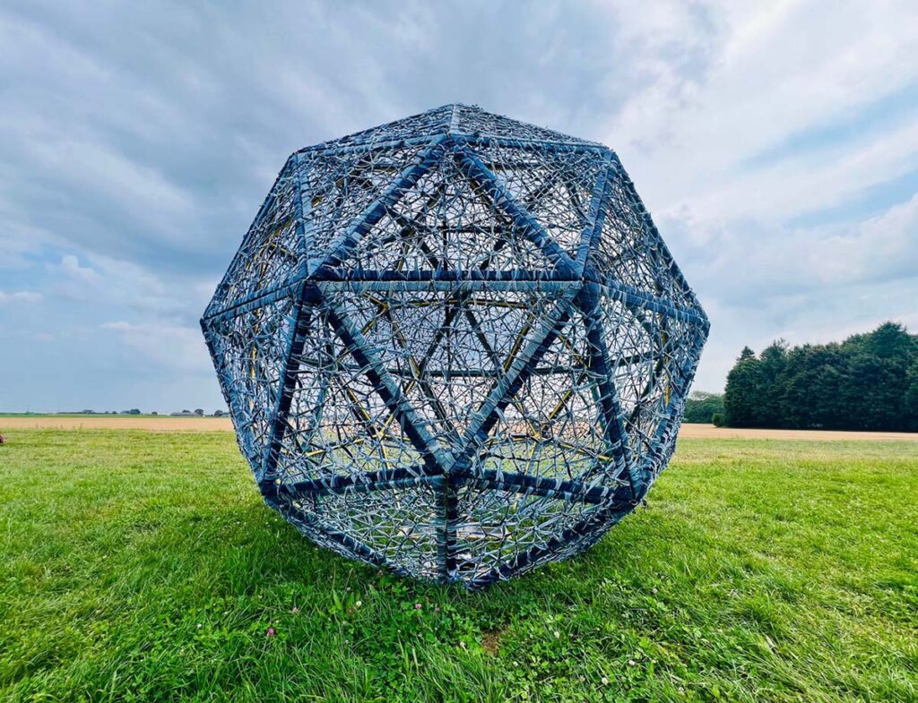 Blue jean sphere grabs attention on Sound Ave. - The Suffolk Times