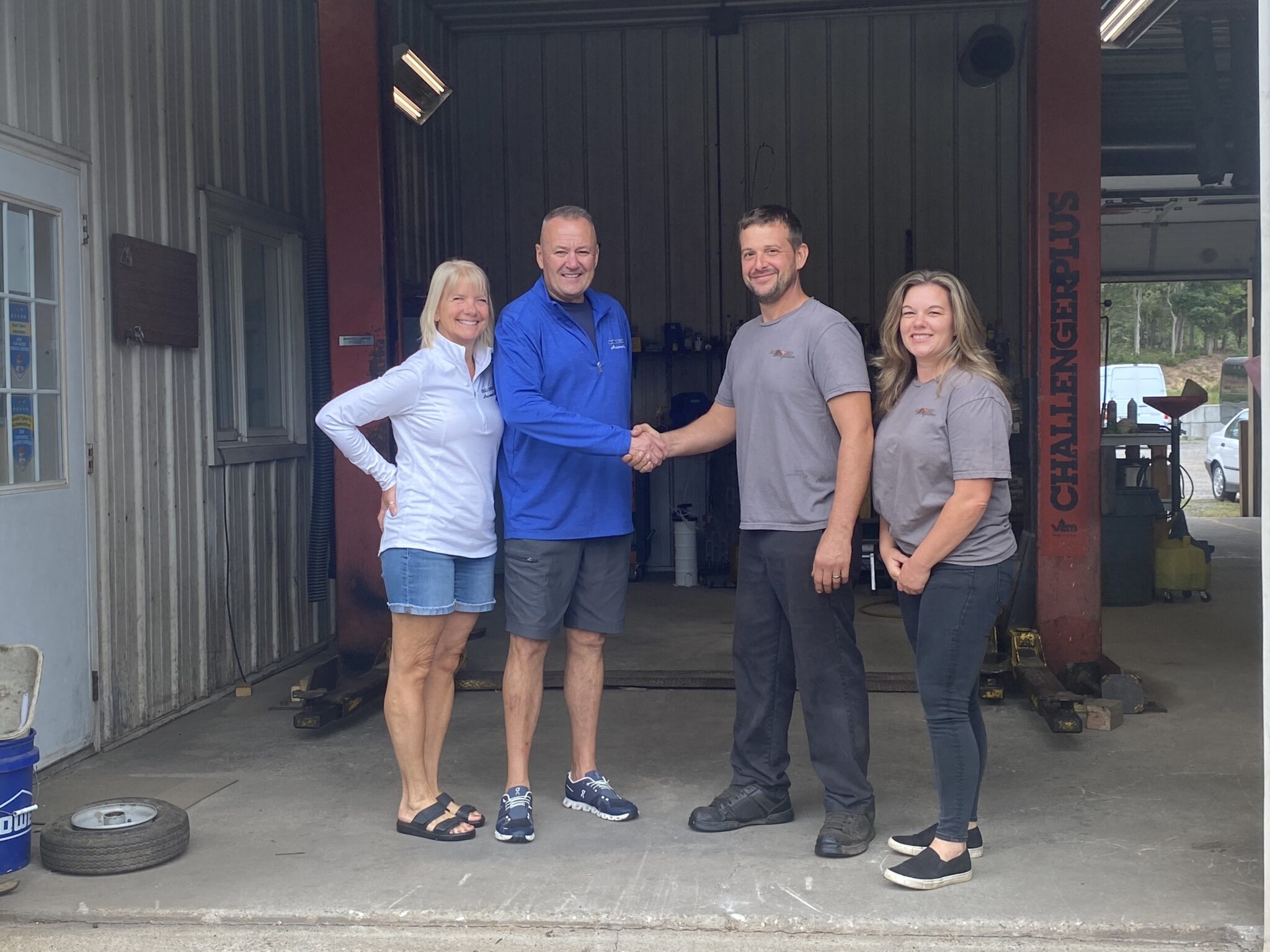 Local couple buys Scott Tyler Automotive in Mattituck - The Suffolk Times