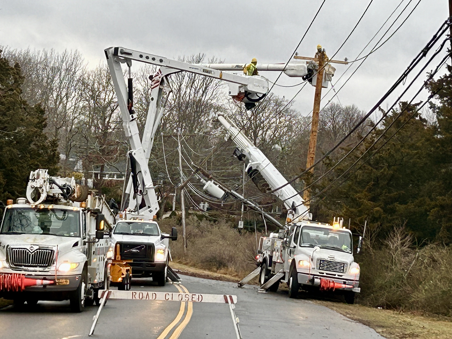 Powerline down in Saturday's storm - Shelter Island Reporter