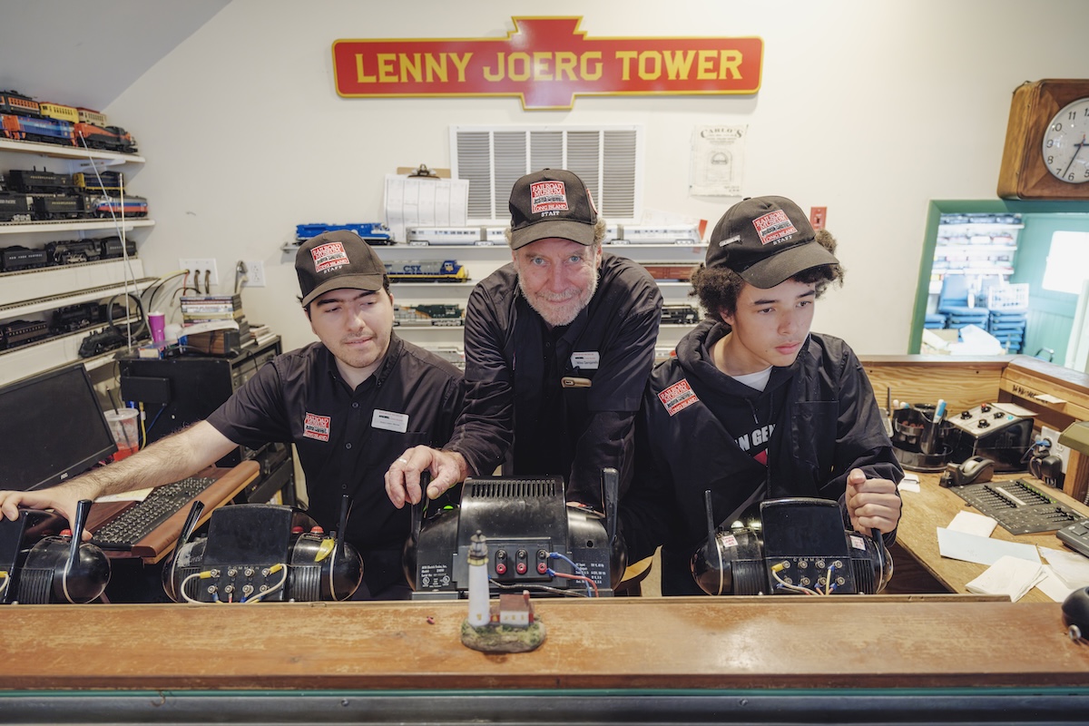 All Aboard! Model railroading is an enduring Christmas tradition on ...