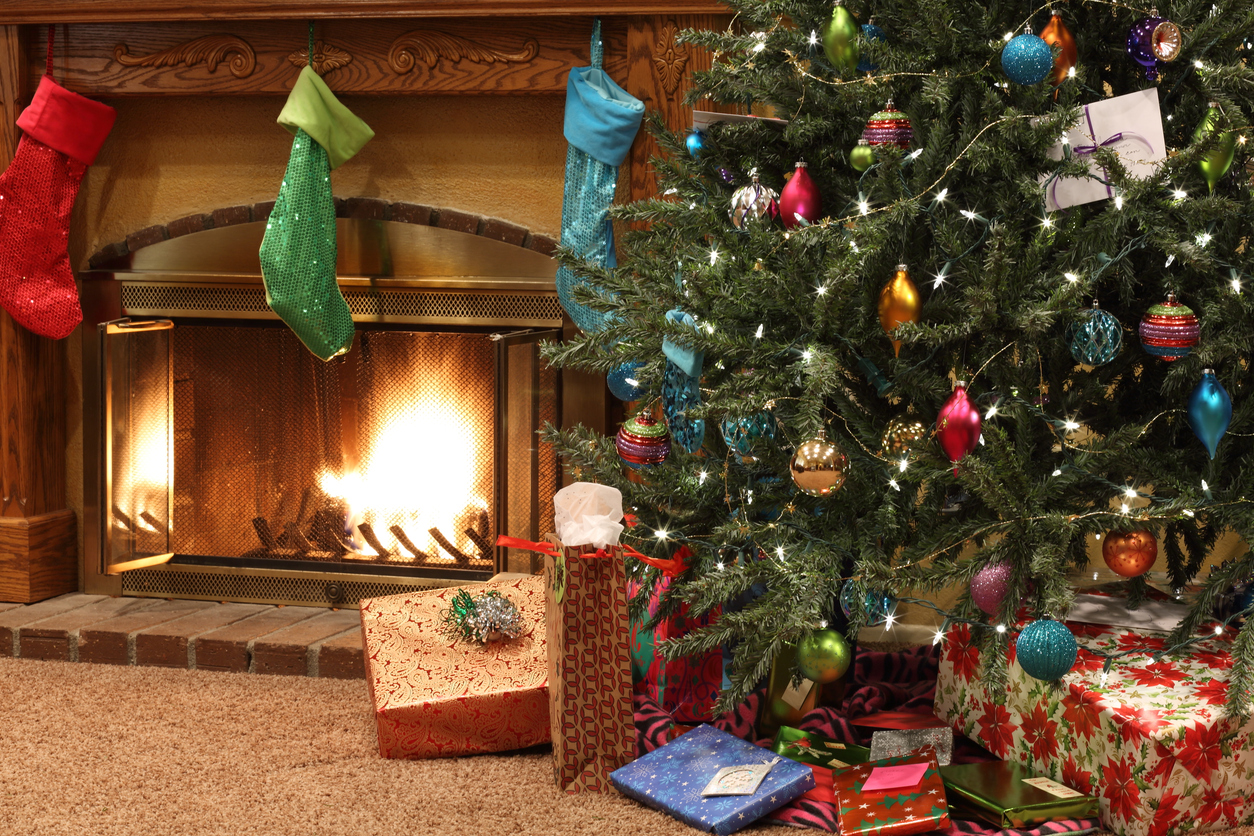 Holly, Jolly and Hazard-free: Tips to keeping your tree firesafe this ...