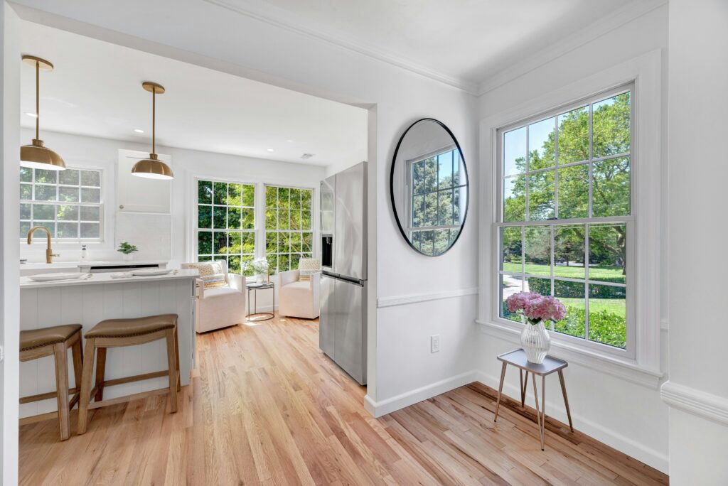 North Fork Dream Home: a northern-style Tara on the hill offers views ...